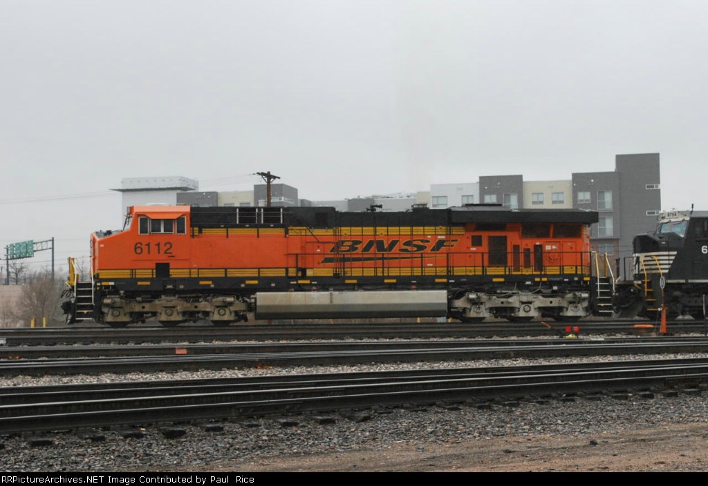 BNSF 6112